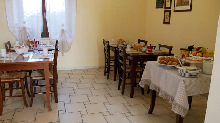 Intero B&b Con Cinque Camere E Piscina. - Portoscuso