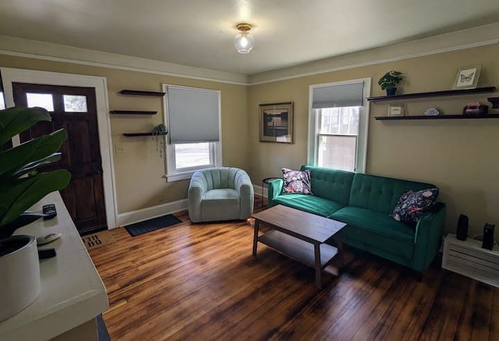 Little Red Stay House - Oasis, Billings