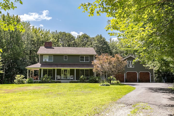 Berkshire Mountain House - Pontoosuc Lake, MA