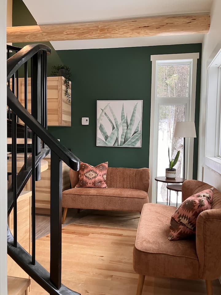 Alder House, The "Not So Tiny" House! - Golden