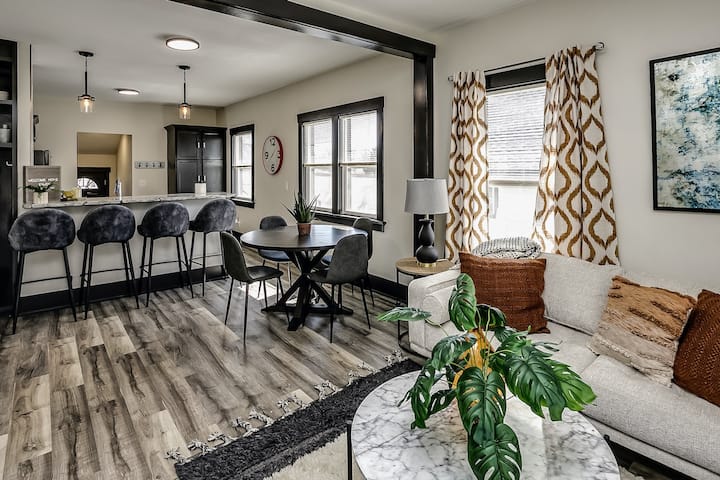 Aksarben House, Cute And Fun! - Omaha, NE