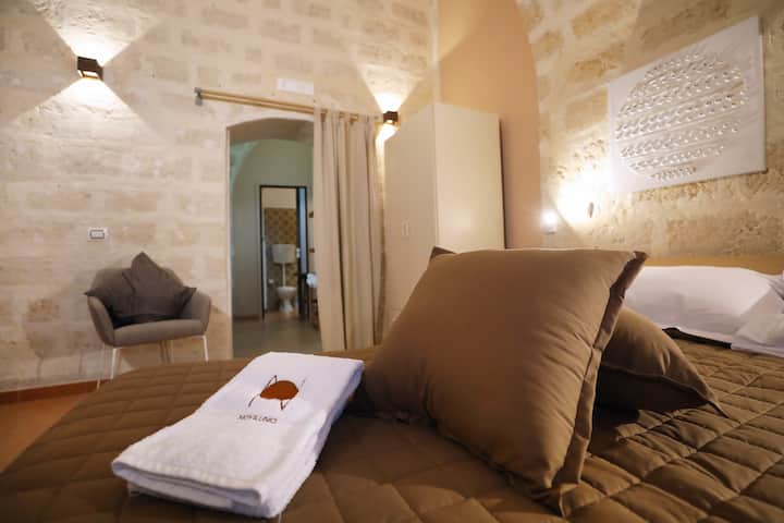 Camera Confortevole Con Splendida Corte - Andria