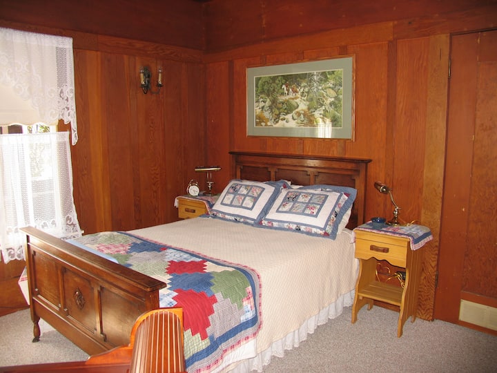 The Captains Quarters (Trinity) - Fort Bragg, CA