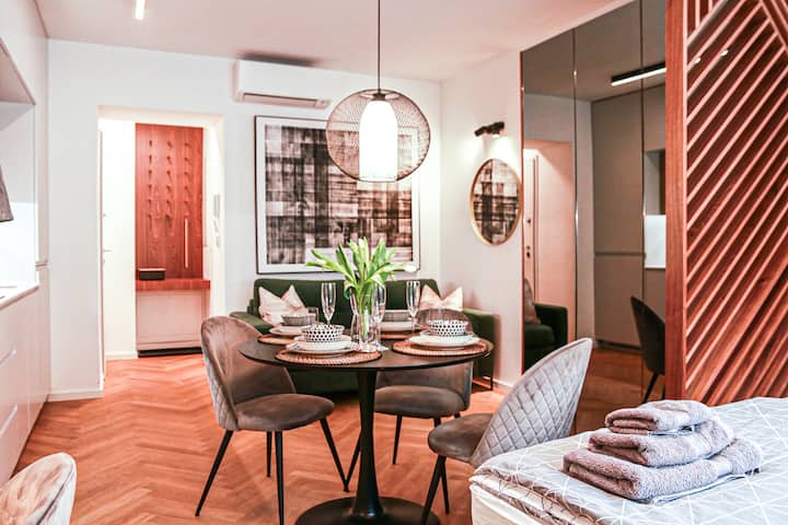 Ju3 Apartments_gold - Ljubljana