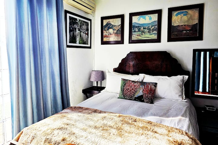 Sleeps 4 Double & Queen Bed, 2 Baths, 2 Smart Tv's - Alberton