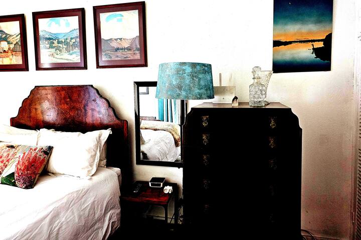 Sleeps 4 Double & Queen Bed, 2 Baths, 2 Smart Tv's - Alberton