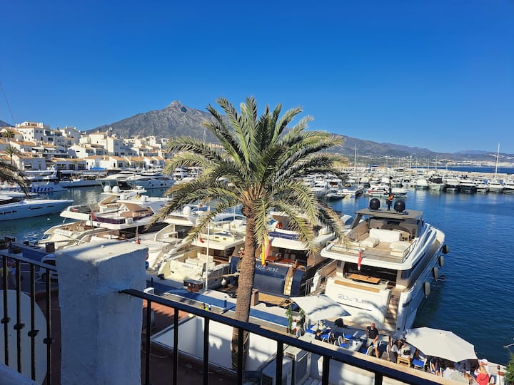 Enorme Suite Privado De 80m2 En 1a Puerto Banus - Marbella