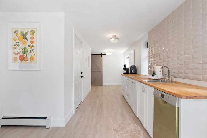 Historical Gem Suite - Vancouver