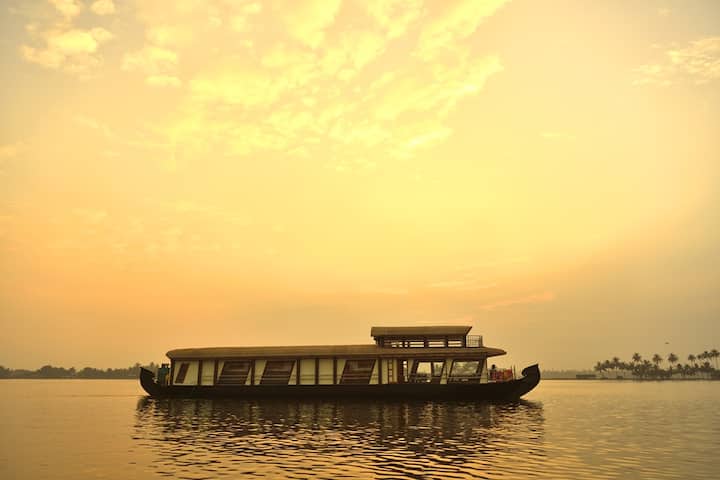 Royal Houseboats - Alappuzha