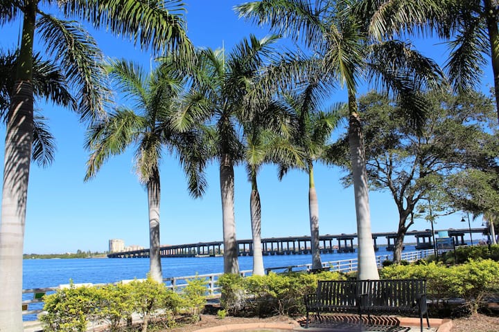 Artsea 2br · Cozy/ample Parking/near Beaches&lecom - Bradenton, FL