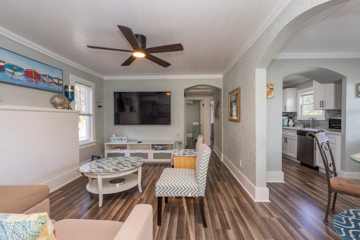 Cozy Stay Near Lecom Park Bradenton And Sarasota - Bradenton, FL