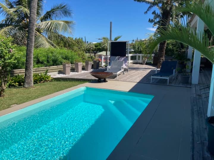Villa En Bord De Mer Dans Les Quartiers Sud - Nouméa