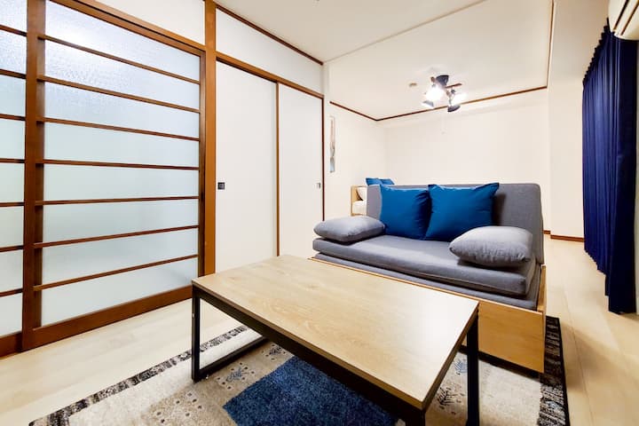 Within Walking Distance To Shinsaibashi Area/2006 - Osaka