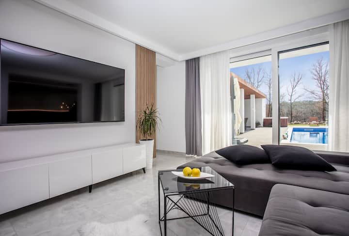 New Luxury Villa With Heated Pool And Jacuzzi! - Omiš