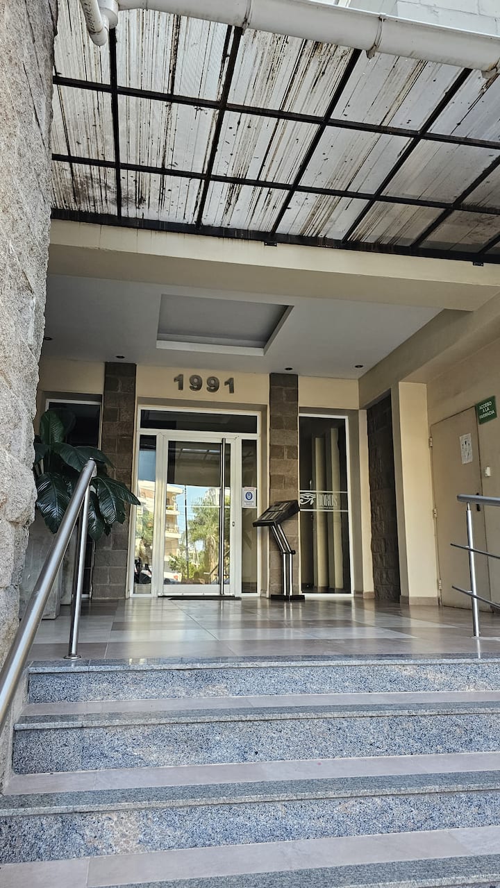 Departamento En Corrientes, Moderno Y Luminoso - Corrientes