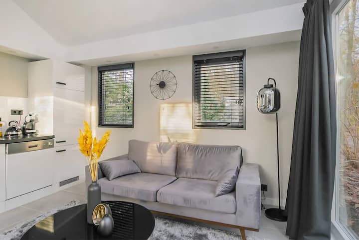 Luxurious Overnight Stay With Jacuzzi Wooded Area. - Zwolle