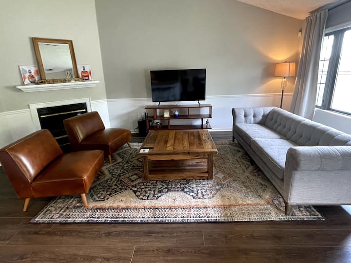 Hamburg Haus | King Suite|garage |Horse Park 20min - Lexington, KY