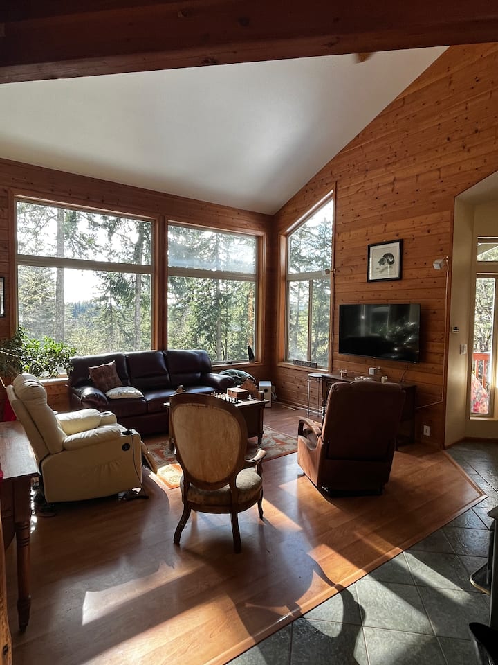 Forest Retreat Bedroom Suite - Corvallis, OR