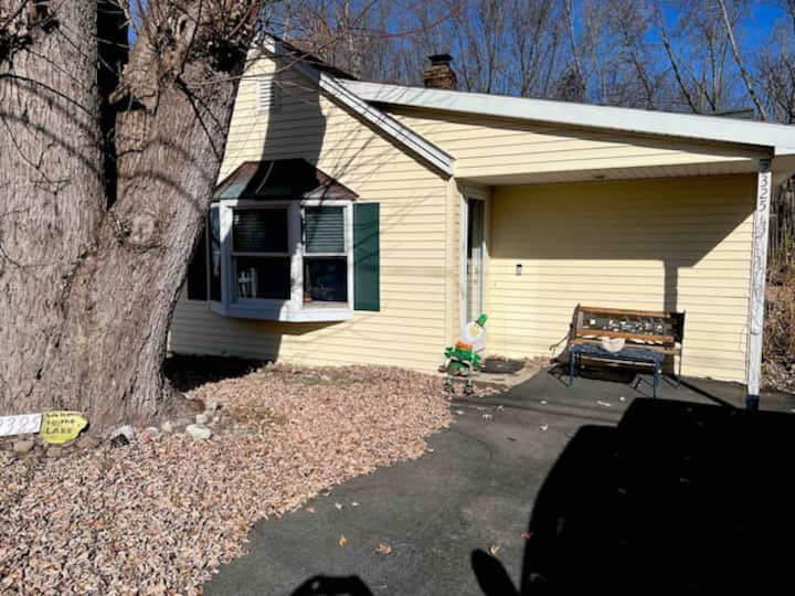 Lake Cottage In Sylvan Beach New York. - Sylvan Beach, NY