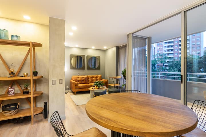 Urban Elegance With Exquisite Views - Medellín