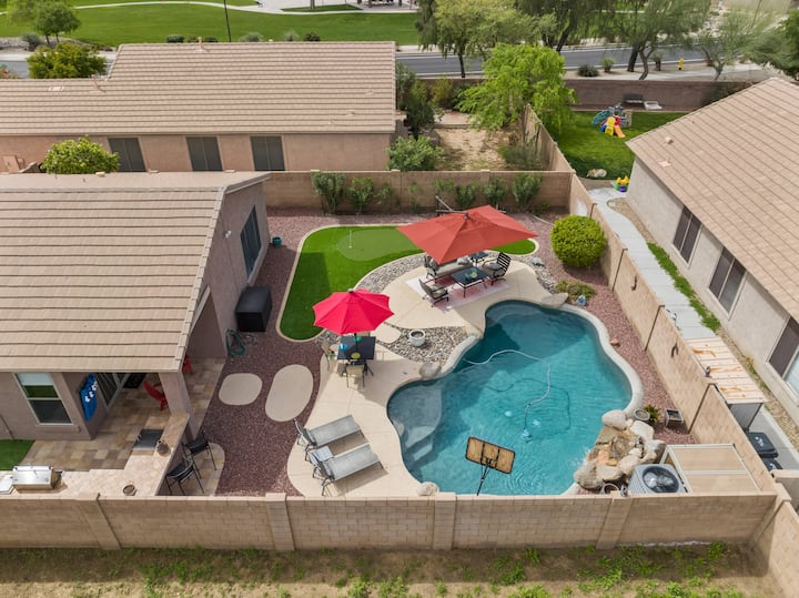 *Summer Specials* Pool! Putting Green! Sleeps 8! - Gilbert, AZ