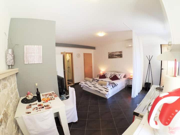 Studio Apartment Trabakul 4* , Trogir - Trogir