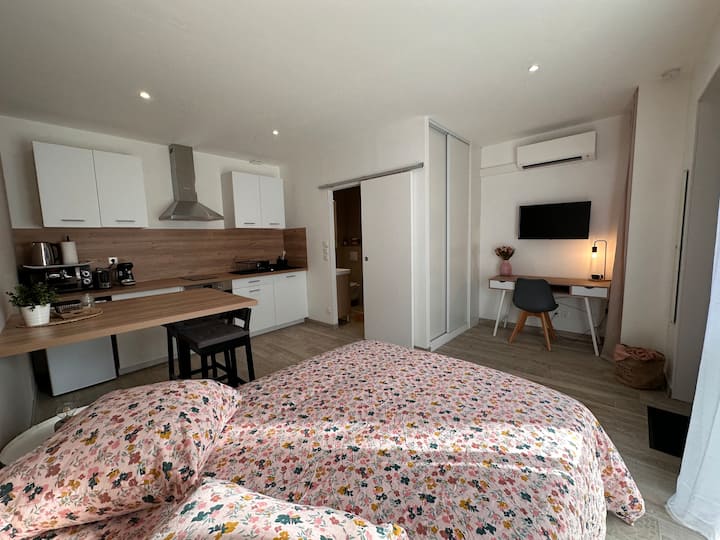 Maison Studio Avec Terrasse : « Le Beige » - Cher