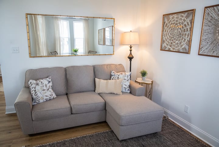 Lovely River View Apartment - Harrisburg, PA