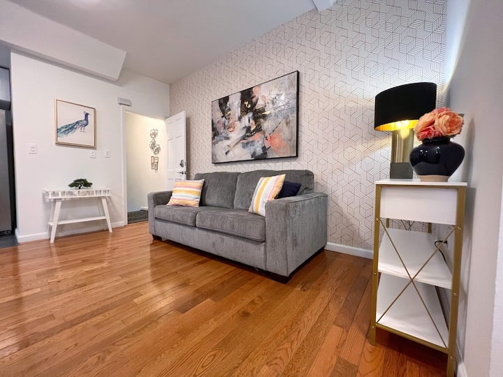 Renovated Queen Bedroom In Brooklyn - Queens, NY