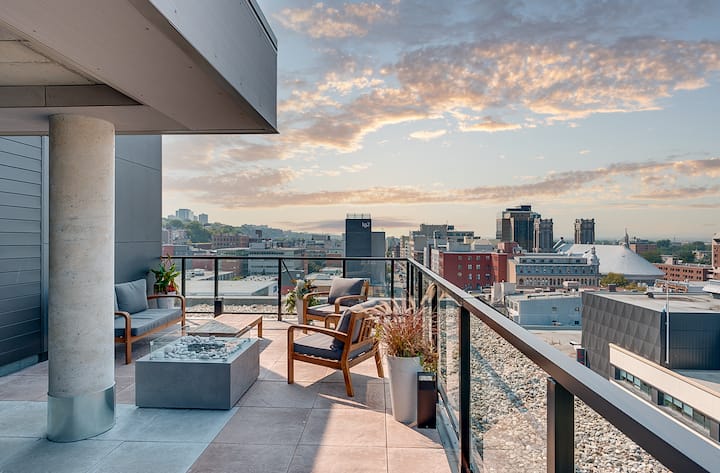 El Chico-2 Chambres-piscine Sur Le Toit & Parking - Québec, QC