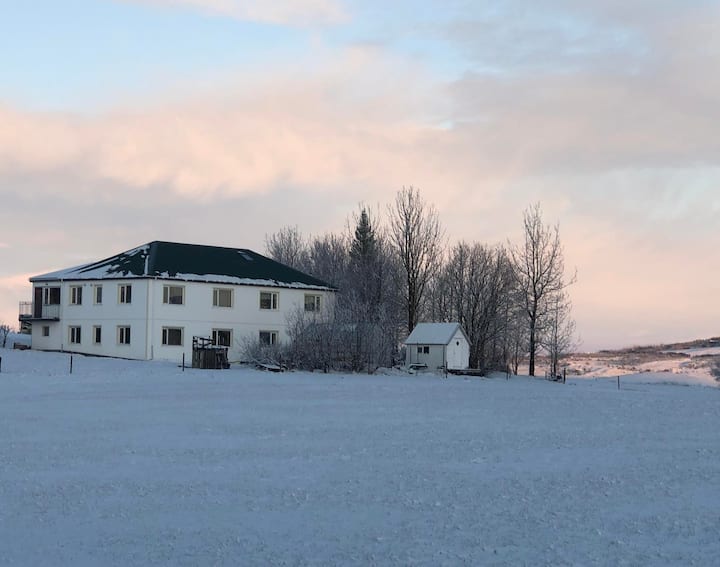 Beautiful Apartment + Hot Tub In The Golden Circle - Iceland