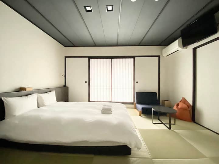 A4514/kuromon Market 1 Min/dotonbori 8 Min/402 - Osaka