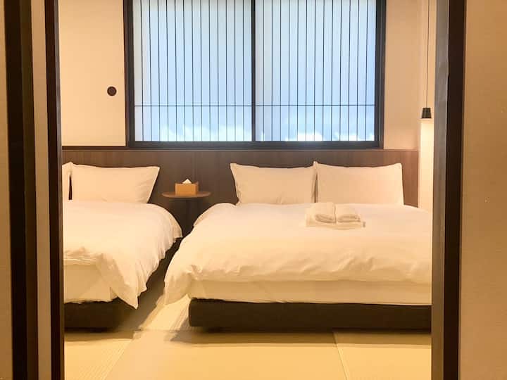 A4504/kuromon Market 1 Min/dotonbori 8 Min/102 - Osaka