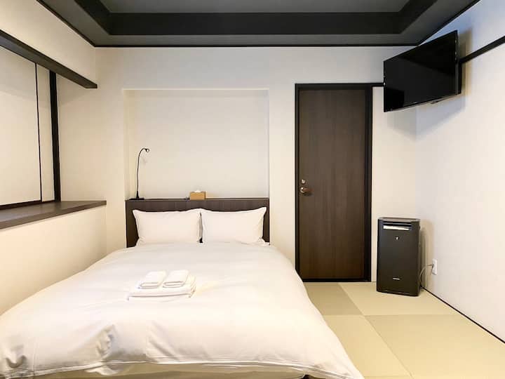 A4506/kuromon Market 1 Min/dotonbori 8 Min/202 - Osaka