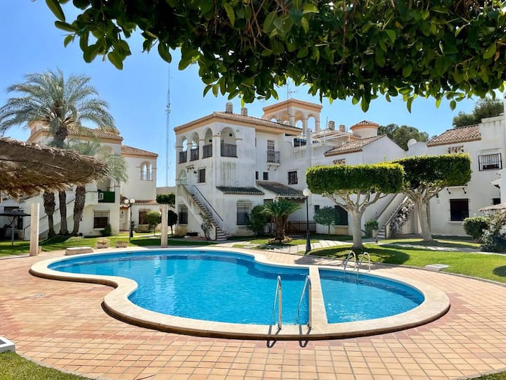 Cb Living - Cozy Condo With Patio, Playa Flamenca - Playa Flamenca