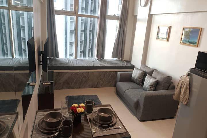 New Cozy Loft Ortigas + 100 Mbps & Paid Parking - Pasig