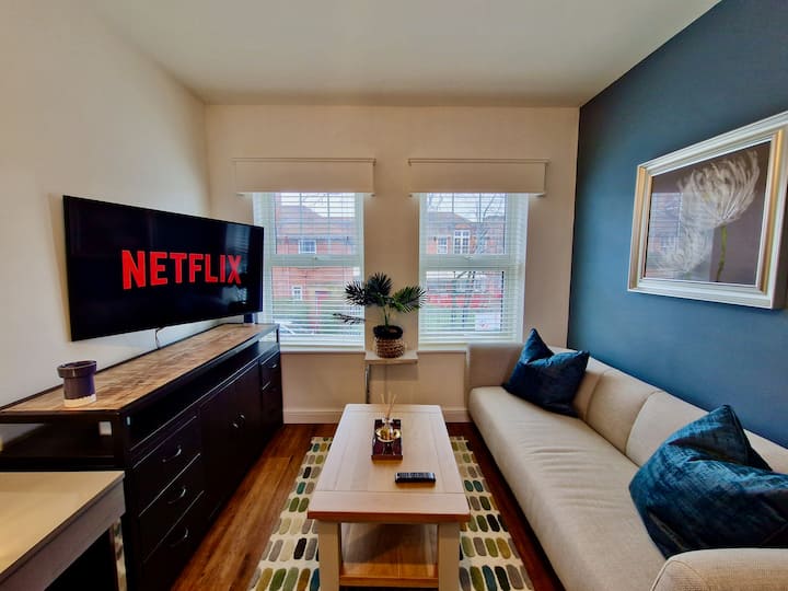 Luxurious, Trendy & Modern Apt W/ Free Parking - Coventry