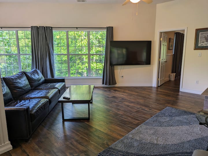 Blueberry Falls Lodge - Peaceful Mountain Views - Chilhowee Lake, TN