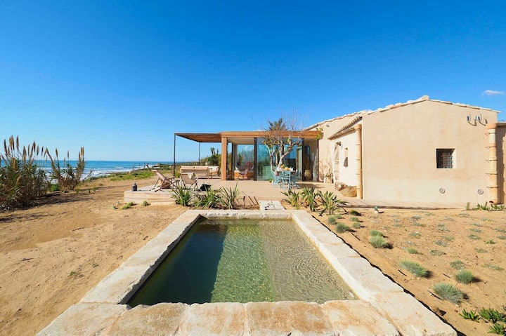 Villa With Pool On The Beach - Pozzallo