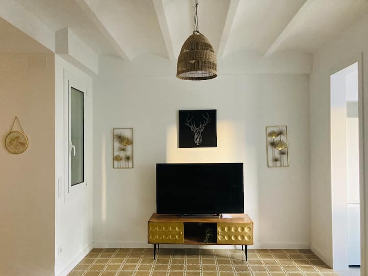 Full Apartment, Sunny & Cozy In Barcelona - L'Hospitalet de Llobregat