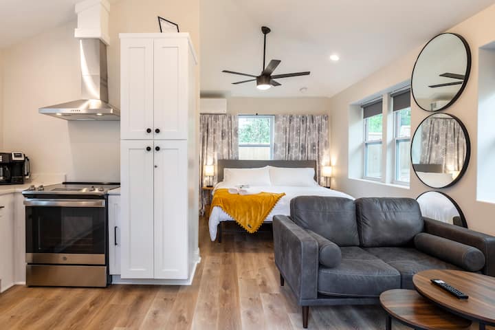 *King Bed *Laundry *Fully-fenced *Pet Friendly - Atlanta, GA