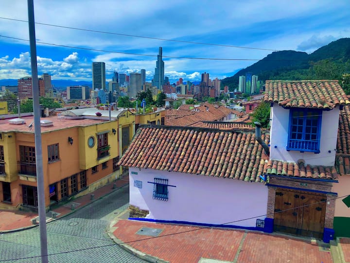 Casa En La Candelaria De 3 Niveles Con Balcón - Bogotá