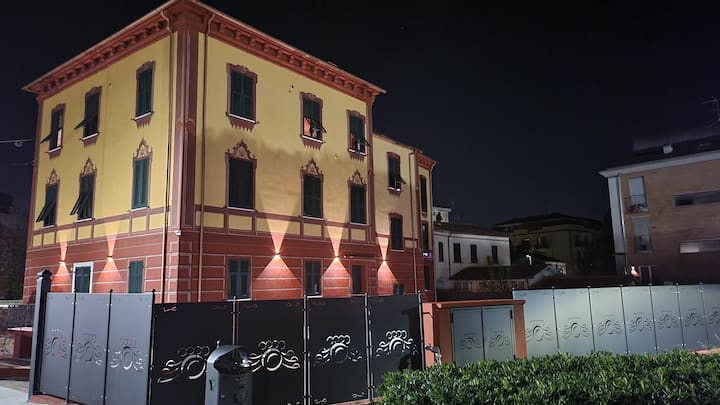 Affittacamere Sobborgo Spina47 - Camera Pino - Sarzana