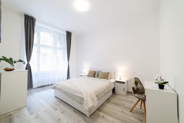 Cozy Apartment Near Dancing House - Prag