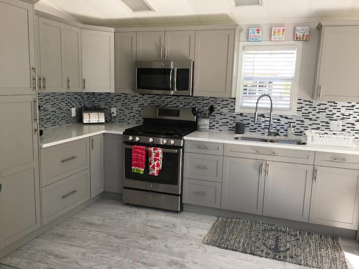 Your New Favourite Rental ! - Port Colborne