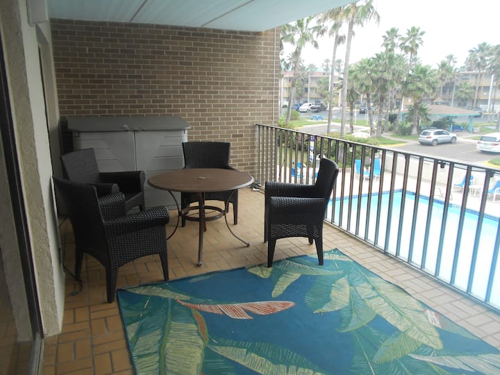 2/2 Just Remodeled,2 Minutes Walk To Beach Access - South Padre Island