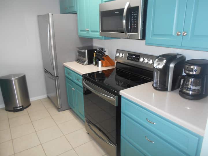 2/2 Just Remodeled,2 Minutes Walk To Beach Access - South Padre Island, TX