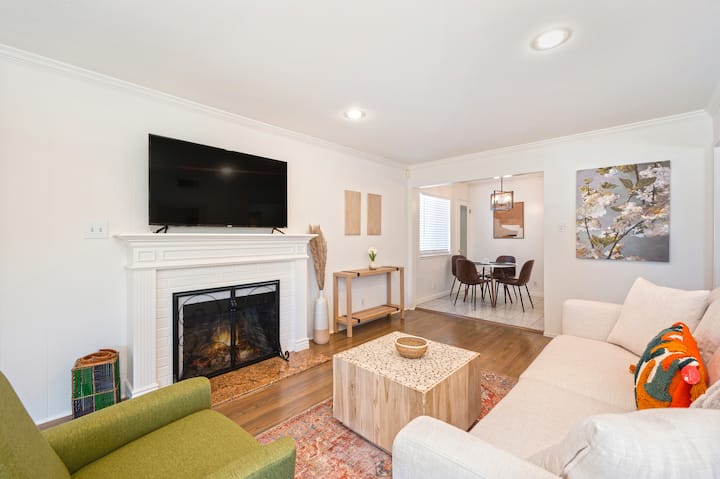 Premiere Airbnb Near Ucd Med Center & Sac State - Sacramento, CA