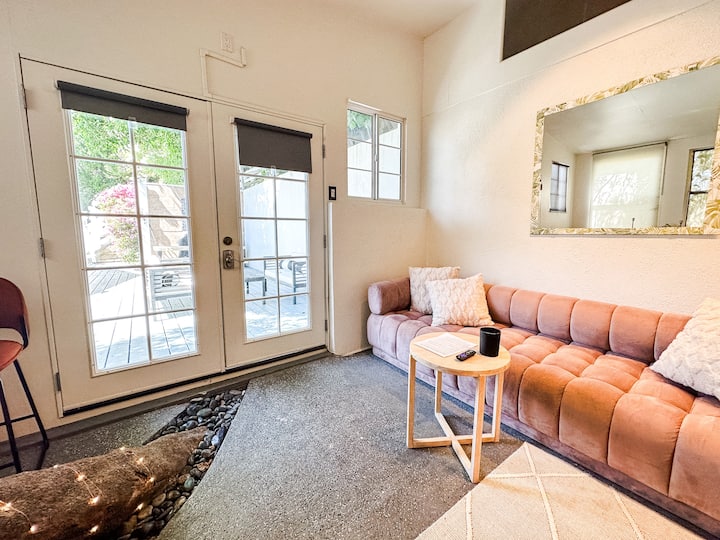 Tree House - Guests Studio In La - Hollywood, CA