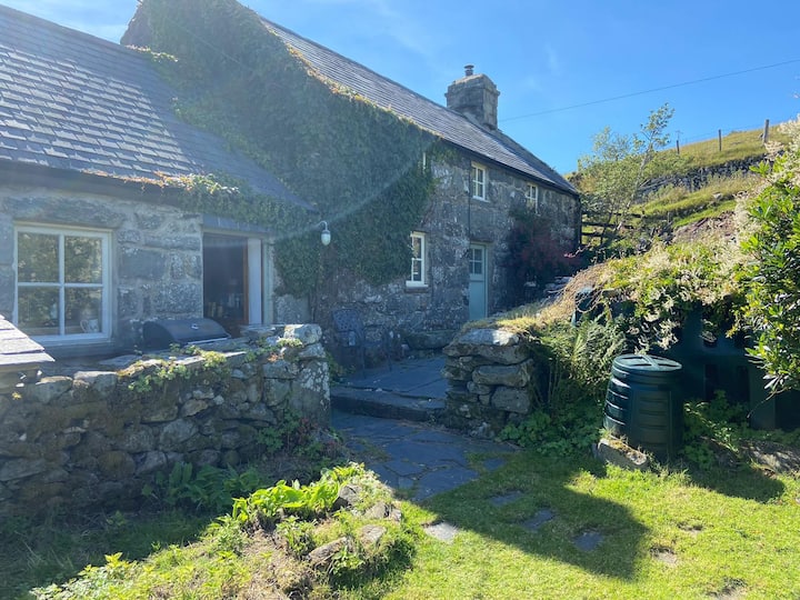 18thc Snowdonia Farmhouse - Harlech